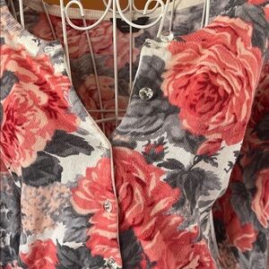 Denver Hayes | Sweaters | Denver Hayes Pink And Gray Floral Cardigan ...